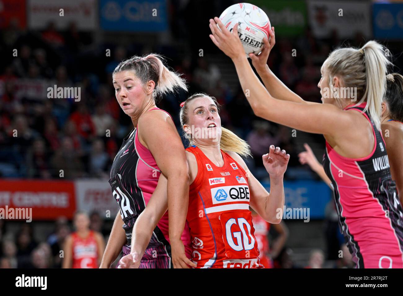 Super netball rondoni thunderbirds immagini e fotografie stock ad alta ...