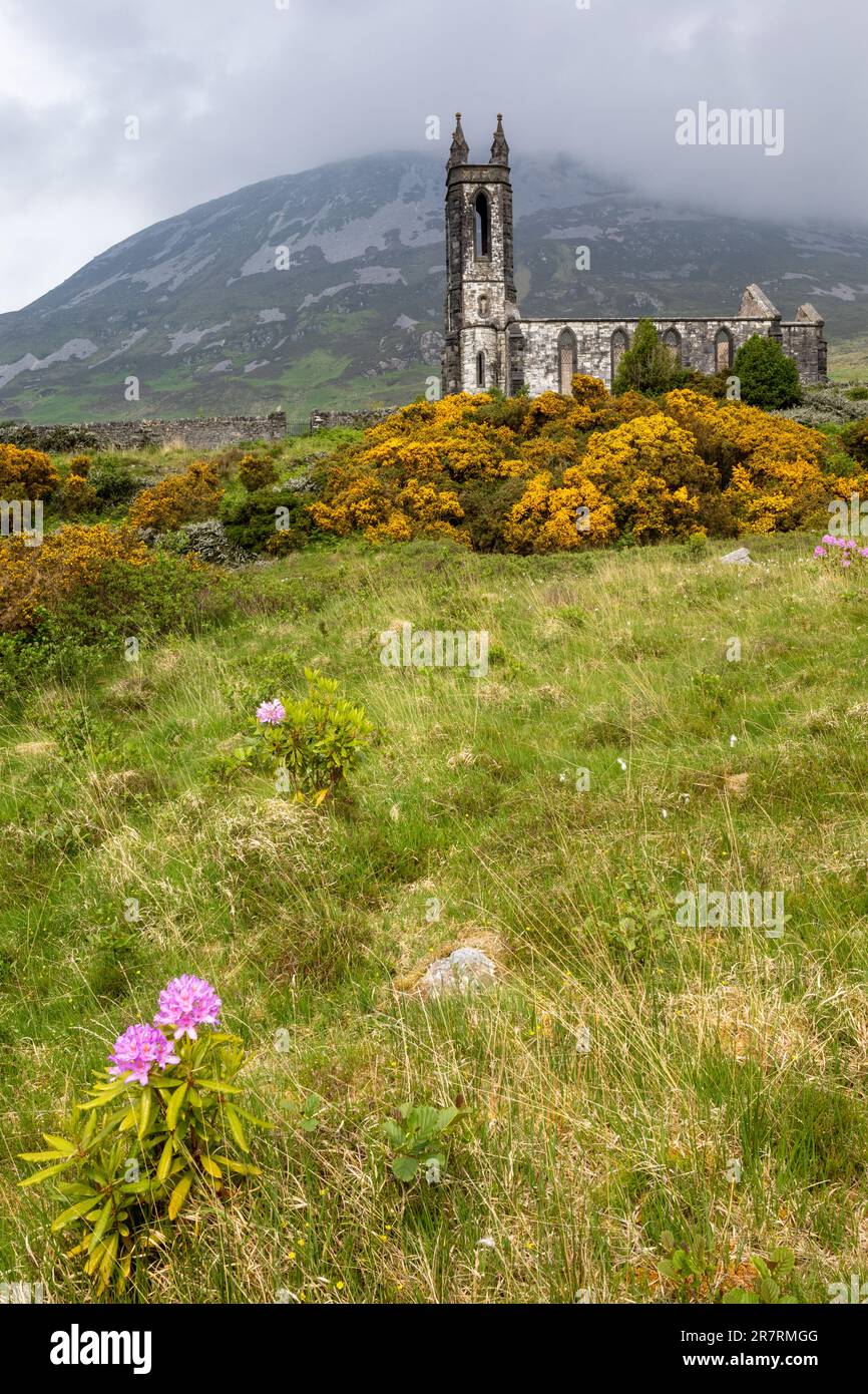 Dunlewey abandoned church hi-res stock photography and images - Alamy