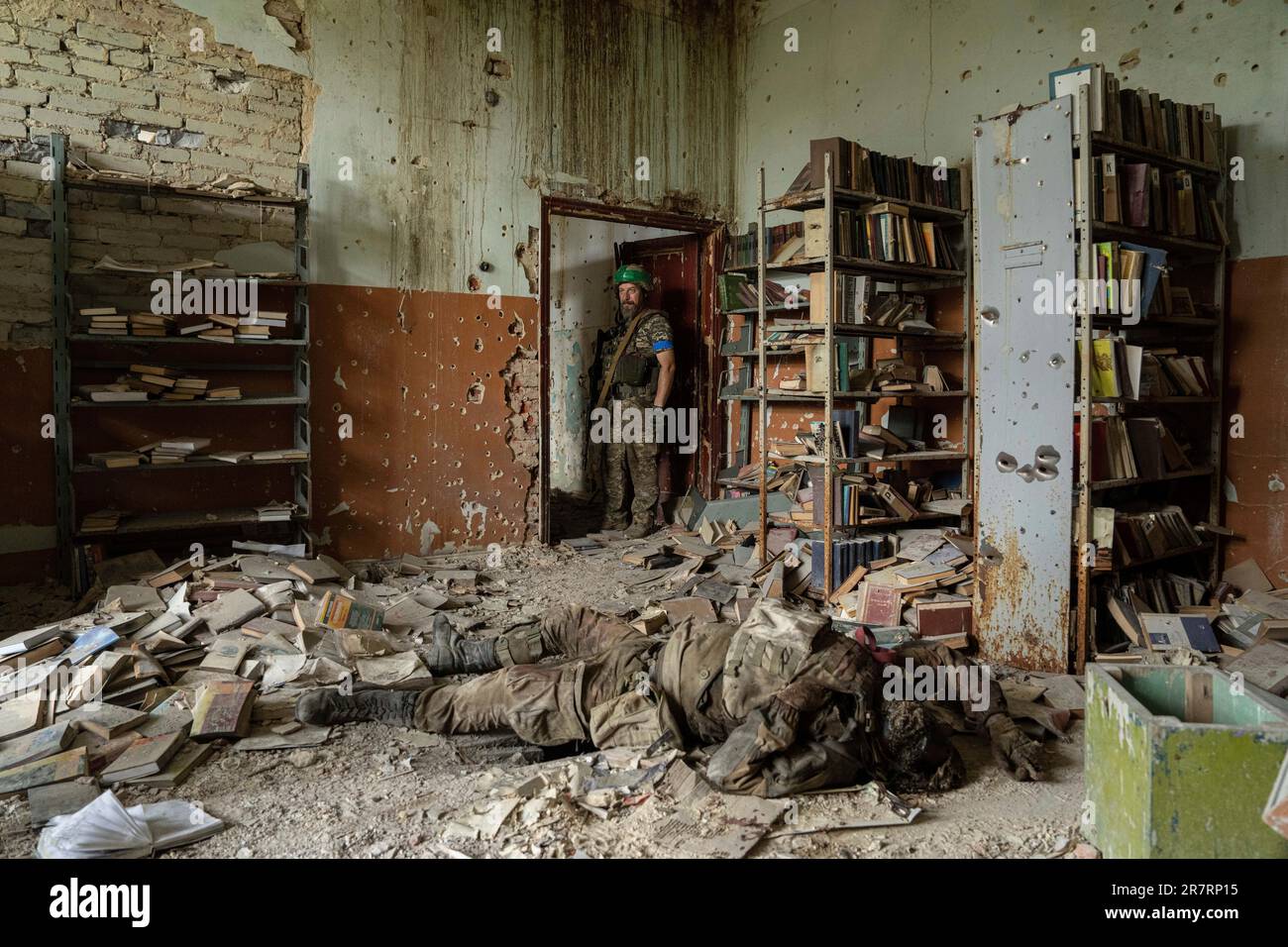 EDS NOTE: GRAPHIC CONTENT - A Ukrainian serviceman, aka Boroda, of the ...