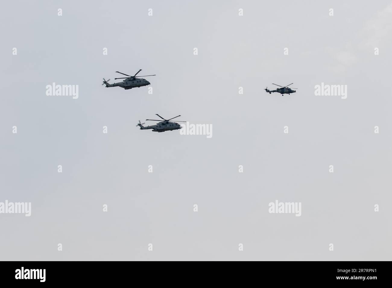Kings birthday flypast hi-res stock photography and images - Alamy