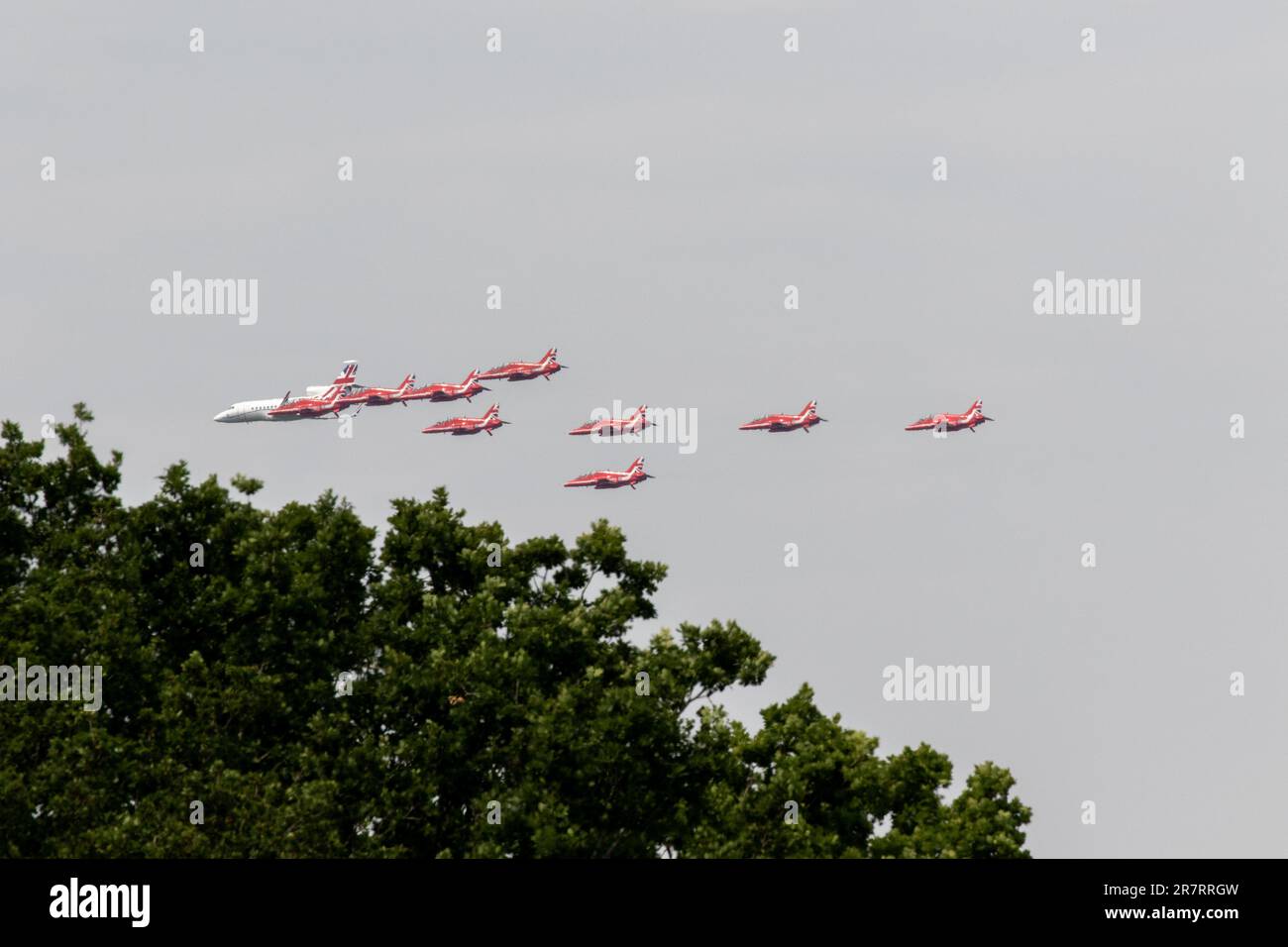 Kings birthday flypast hi-res stock photography and images - Alamy