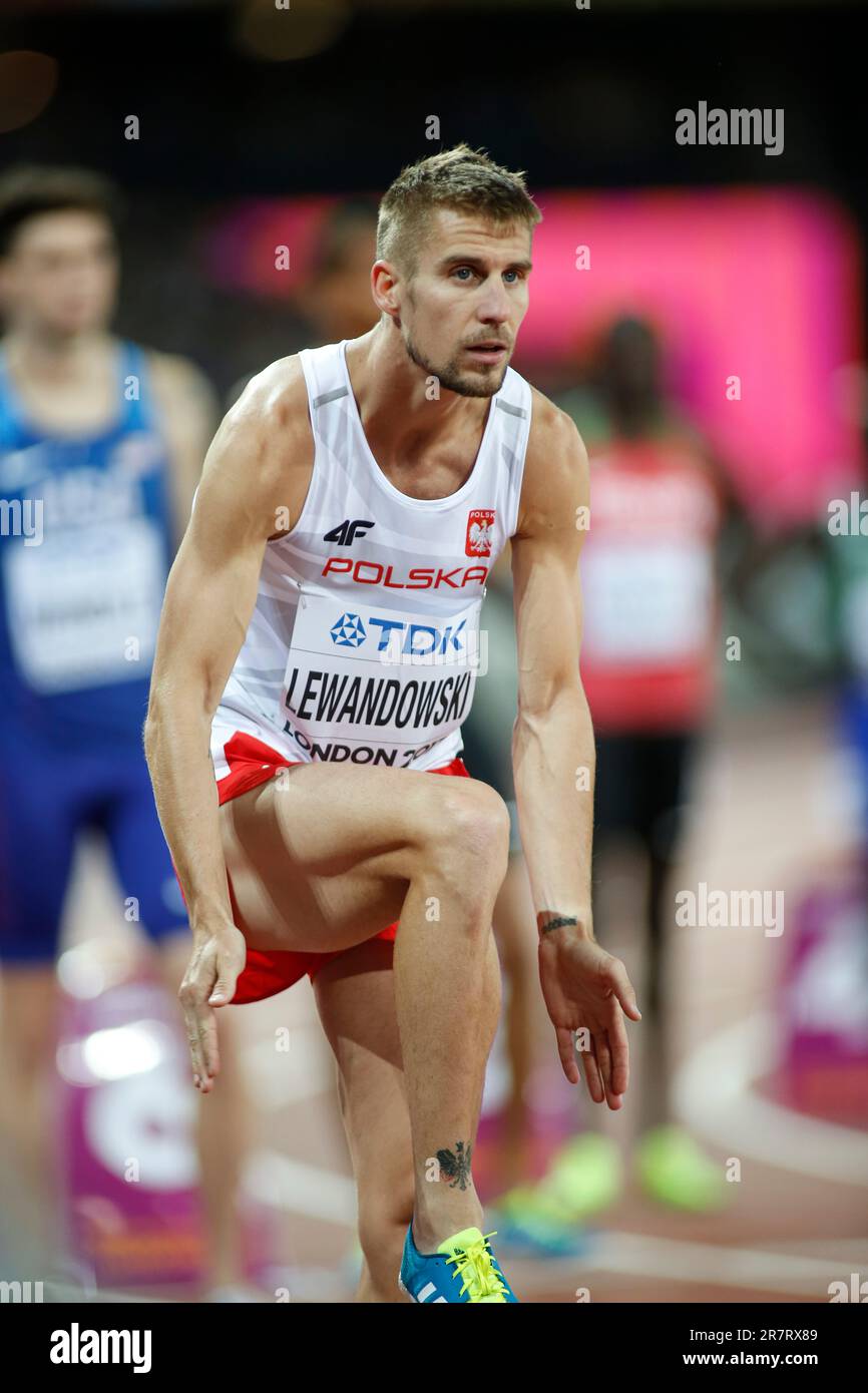 Marcin Lewandowski participating in the 800 meter at the World ...