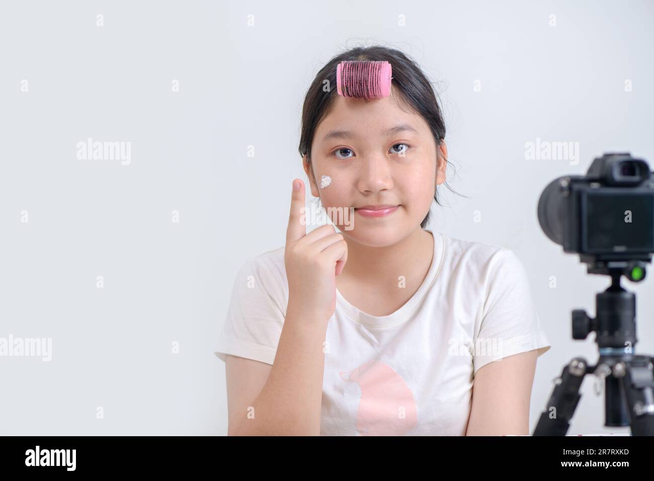 Introduce blogger hi-res stock photography and images - Alamy