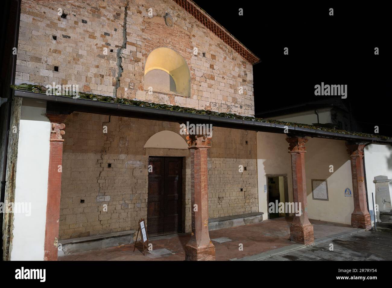 Built between 1085 and 1096, it was partially rebuilt in the XIII ...
