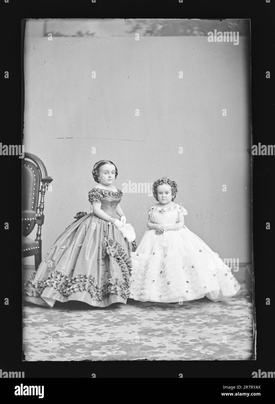 Lavinia Stratton and Minnie Warren c. 1860-1870 Stock Photo - Alamy