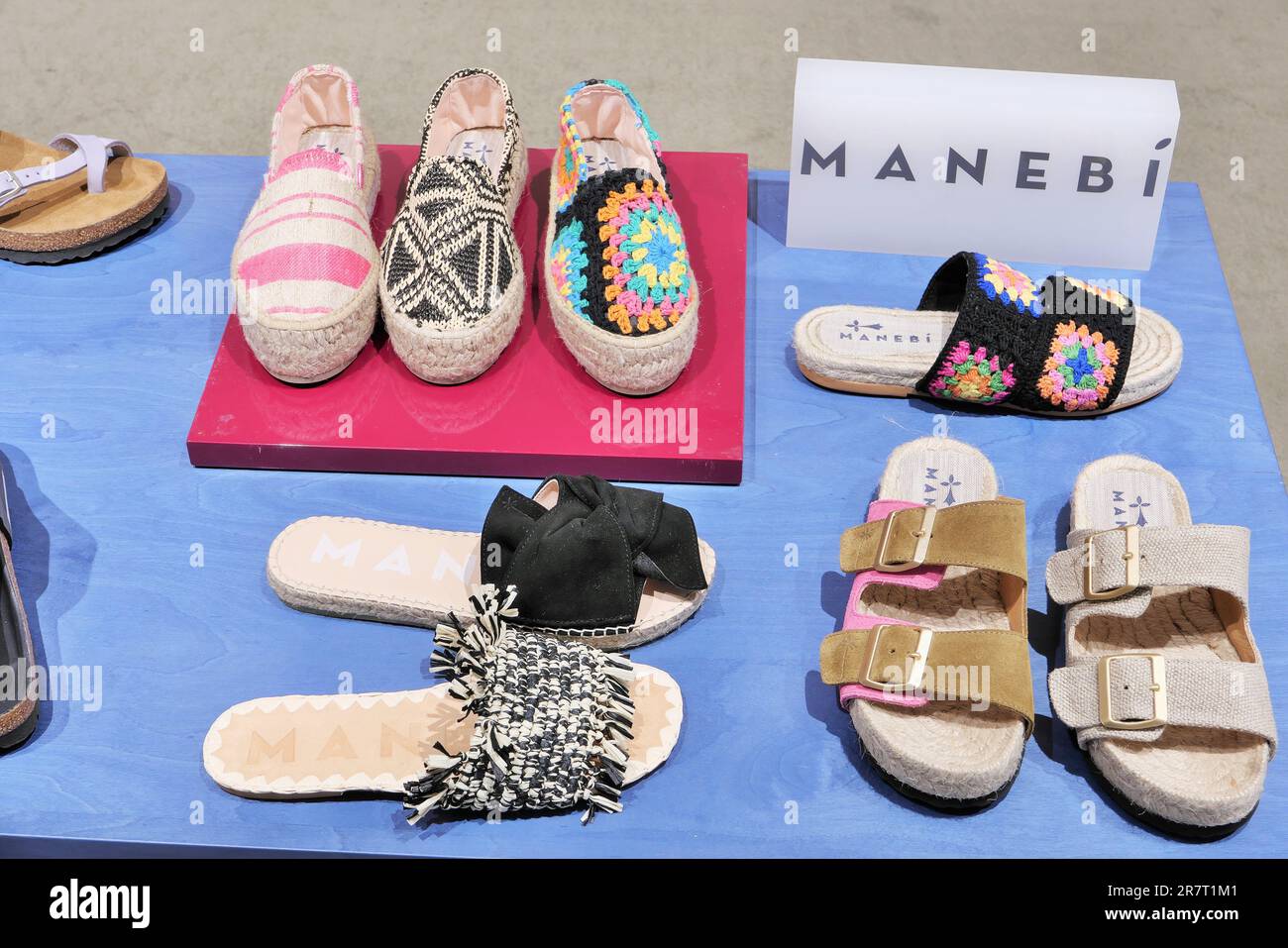 Womens shoes display inside hi-res stock photography and images - Alamy