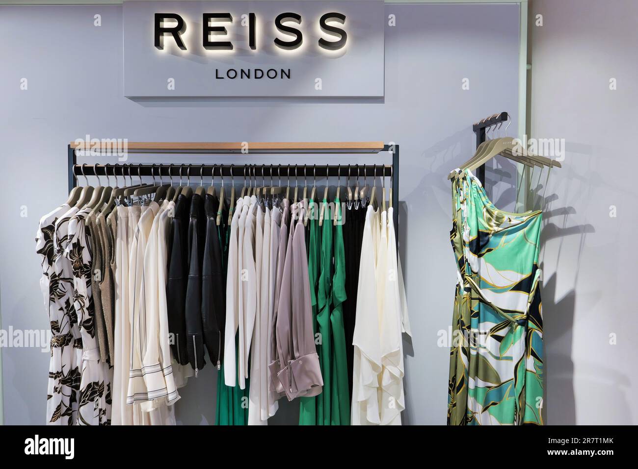 Reiss clothing london hi-res stock photography and images - Alamy