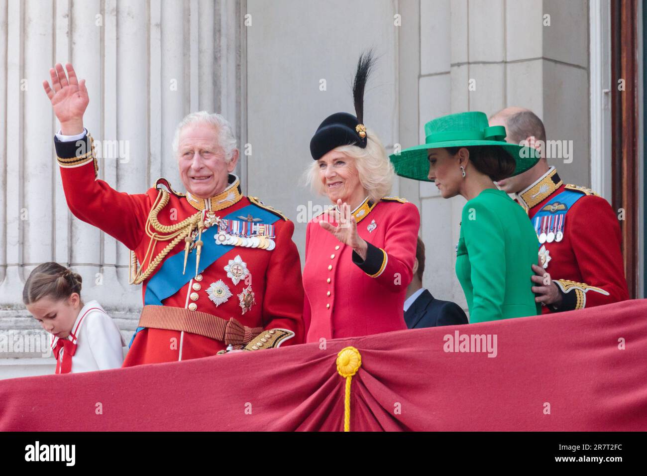 King charles iii waving hi-res stock photography and images - Alamy