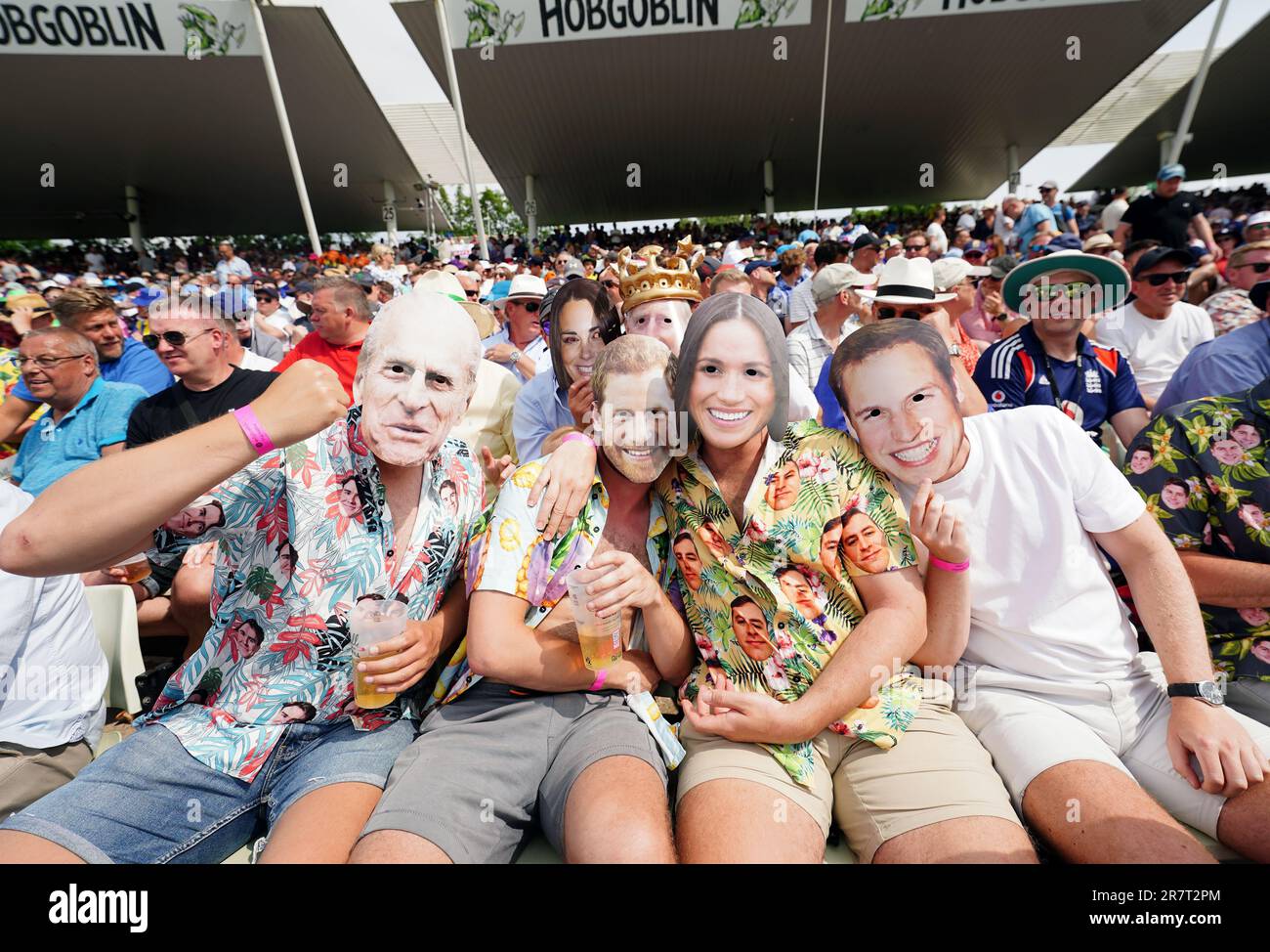 Fans masks england cricket match hi-res stock photography and images ...