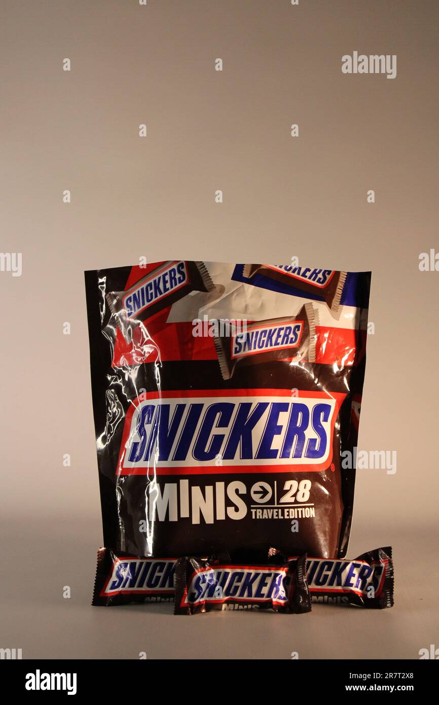 Snickers minis. Travel edition Stock Photo - Alamy