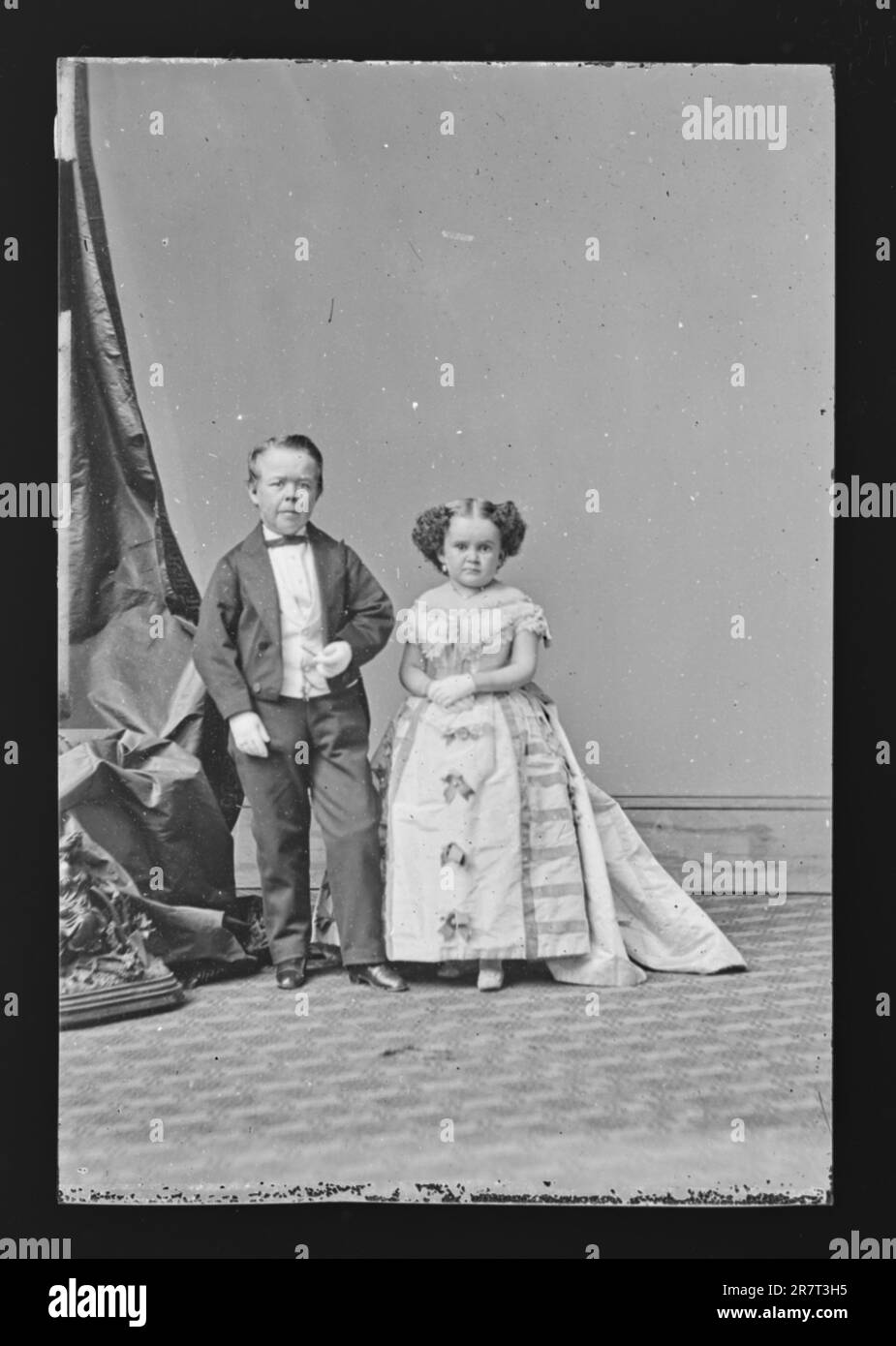 G.W.M. Nutt and Minnie Warren c. 1860-1870 Stock Photo - Alamy