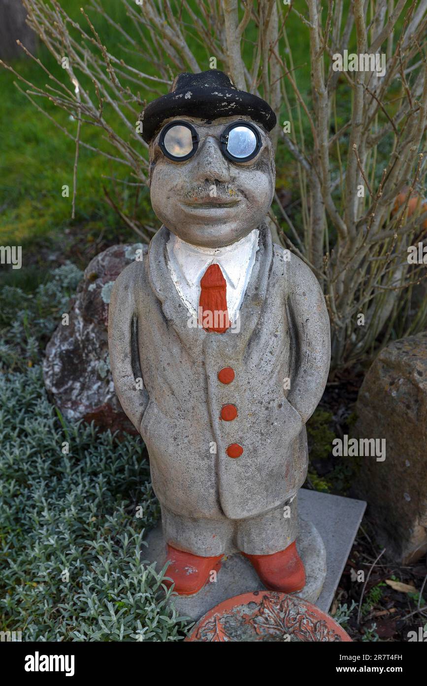 Male figure in a hat hi-res stock photography and images - Alamy