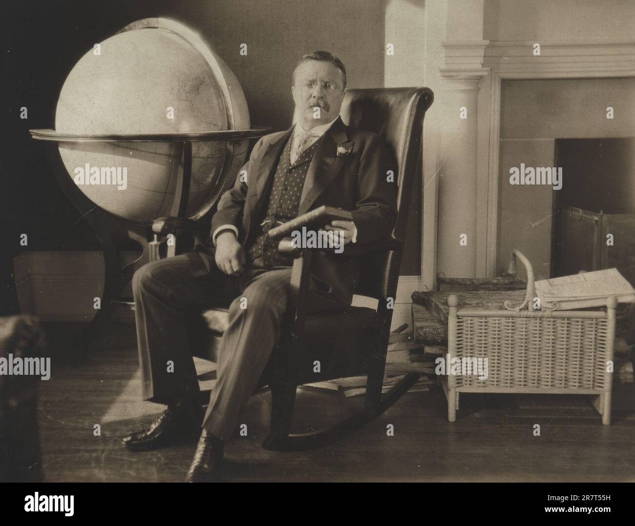 President theodore roosevelt globe hi-res stock photography and images - Alamy