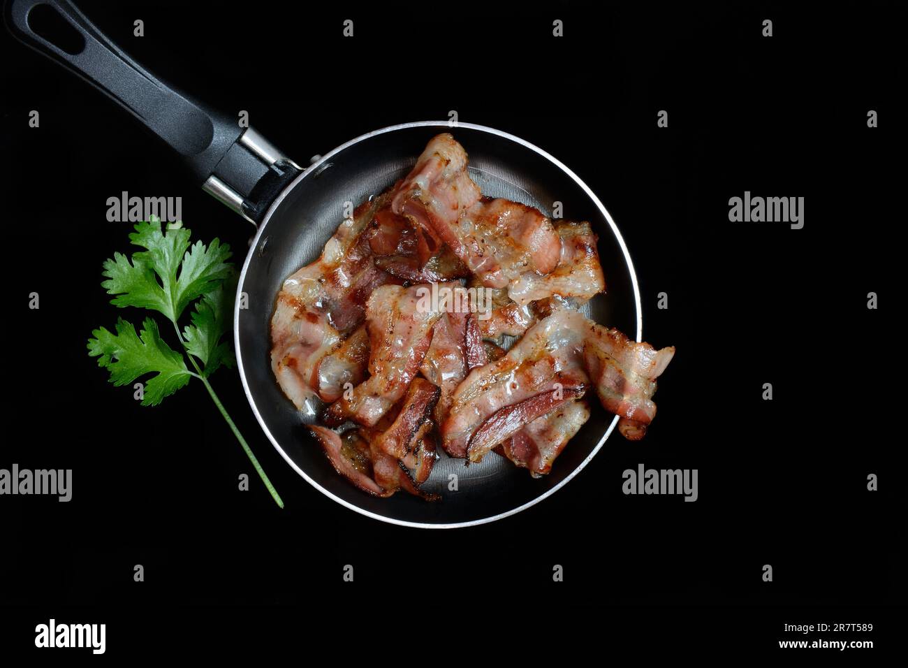 Fried bacon, bacon strips in frying pan, breakfast bacon Stock Photo ...