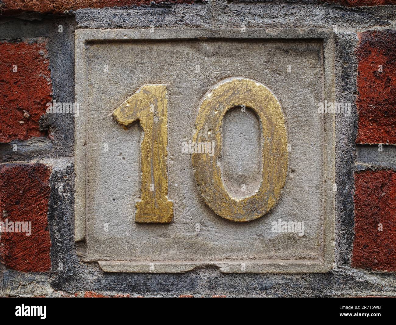 House number plate, number 10, number ten, gold, Bremen, Germany Stock ...