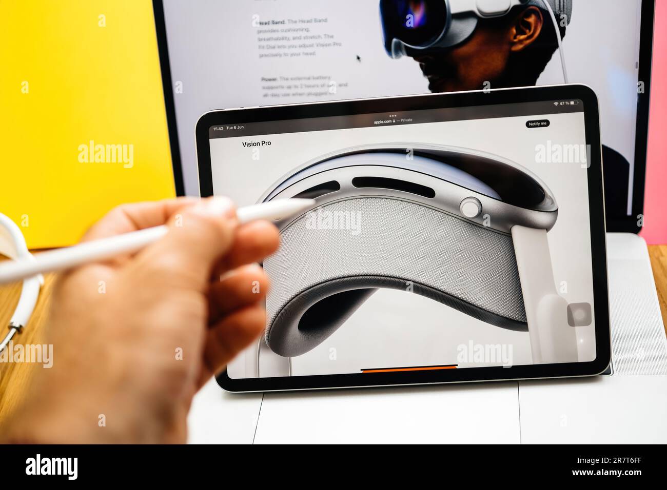 Apple vision pro hi-res stock photography and images - Alamy