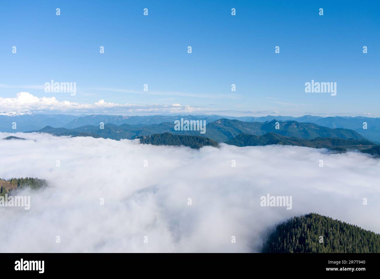 Mount Rainier and the Cascade Mountains of Washington State from High ...