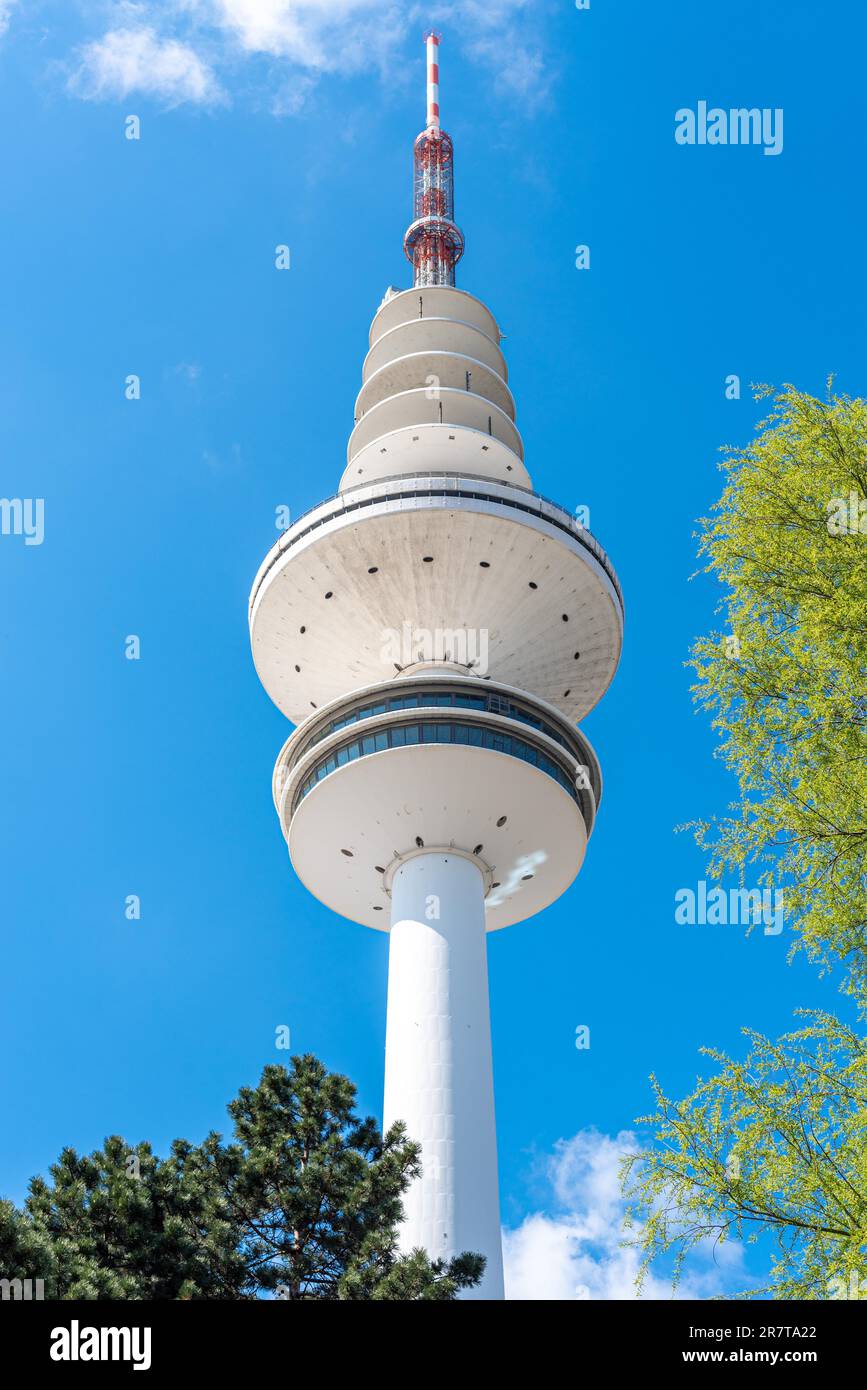 View upwards to the Heinrich Hertz Tower in Hamburg. With a height of ...
