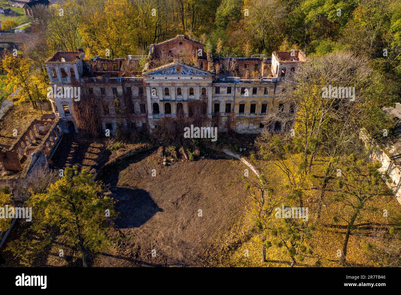 Ruin eastern europe hi-res stock photography and images - Alamy