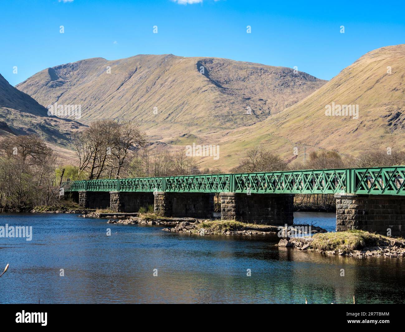 Loch Awe railway bridge, lake Loch Awe at Kilchurn castle, Scotland, UK ...