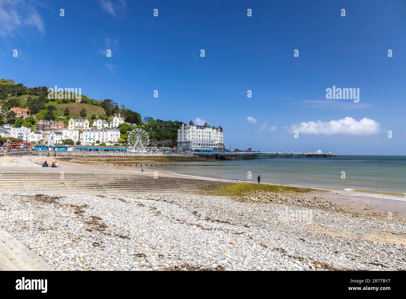 Panorama, seaside resort with seafront, Grand Hotel and pier, Llandudno ...