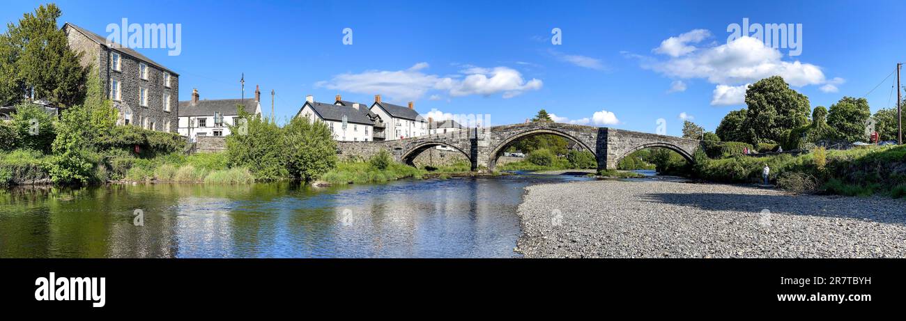 Pont Fawr (Inigo Jones Bridge) over the River Conwy, LlaNordrhein ...