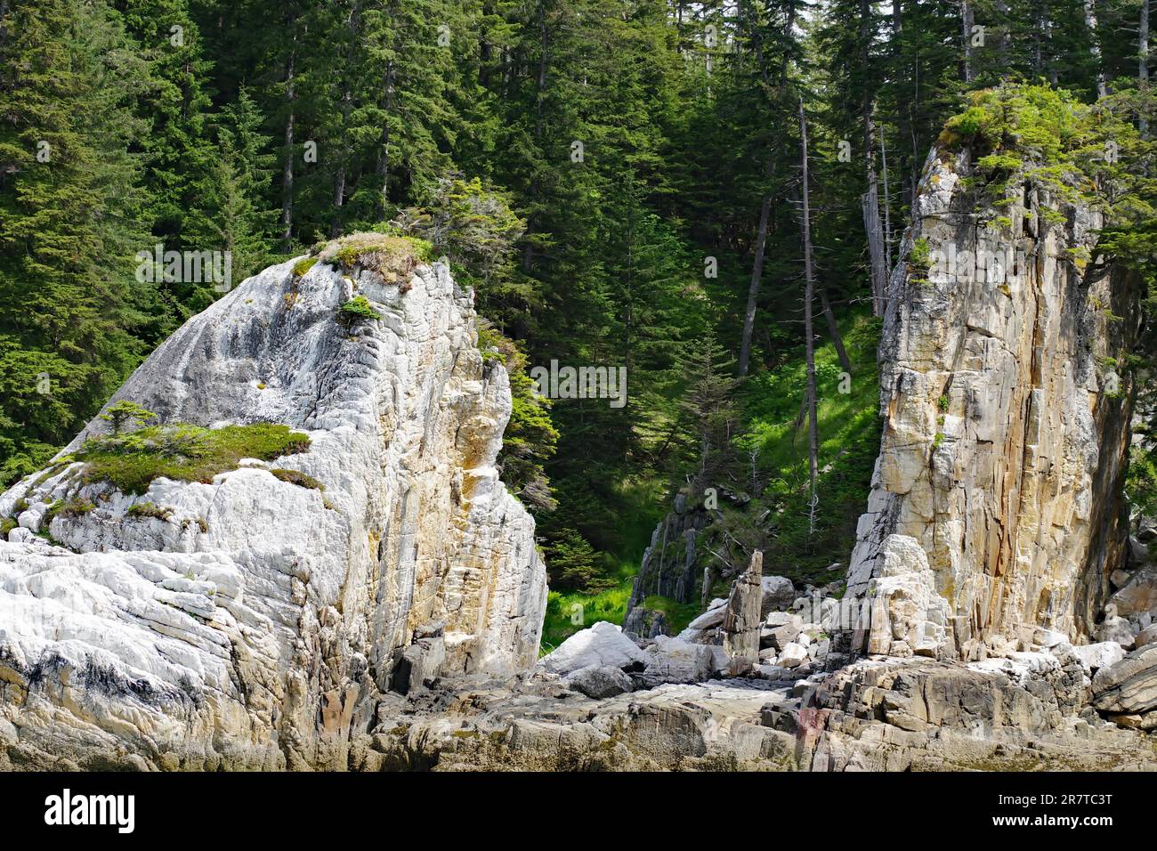 Quirky eroded rock formations on the coast, National Park ...