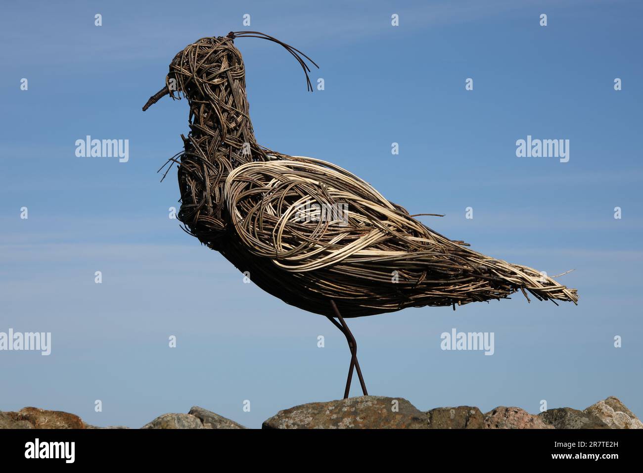 Wicker bird sculpture hi-res stock photography and images - Alamy