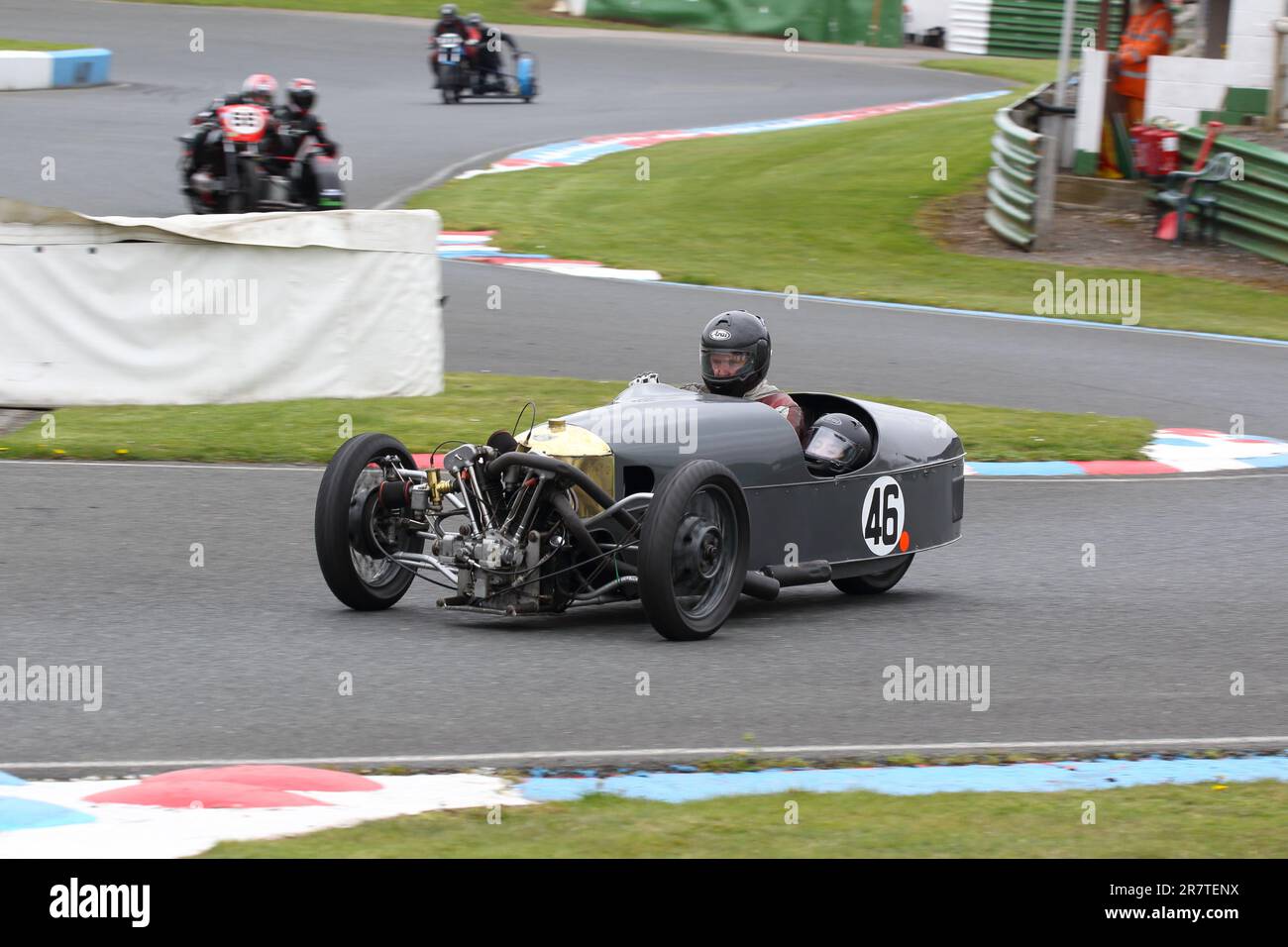 Vintage Motor cycle club, Mallory park, VMCC April 16th 2023 Stock ...