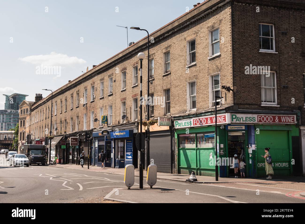 A parade of small shops on Kennington Lane, Vauxhall, London, SE11 ...