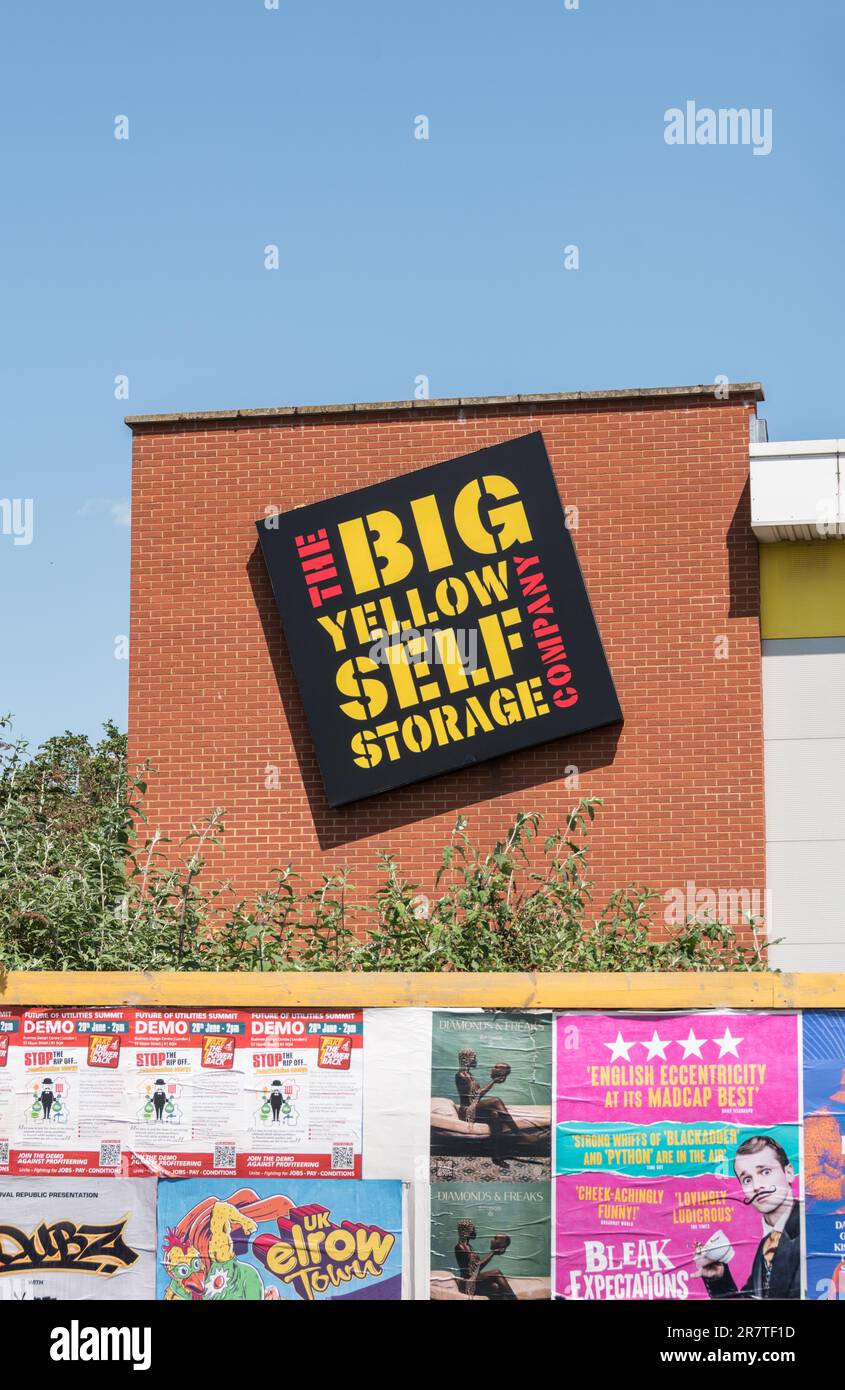 The Big Yellow Self Storage building and offices on Kennington Road ...