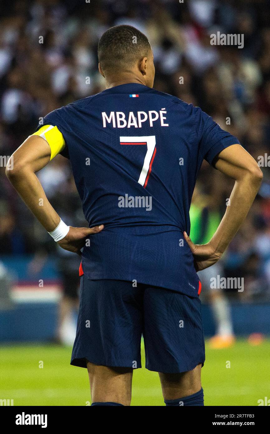 Kylian MBAPPE (Paris St. Germain) View from behind Stock Photo - Alamy