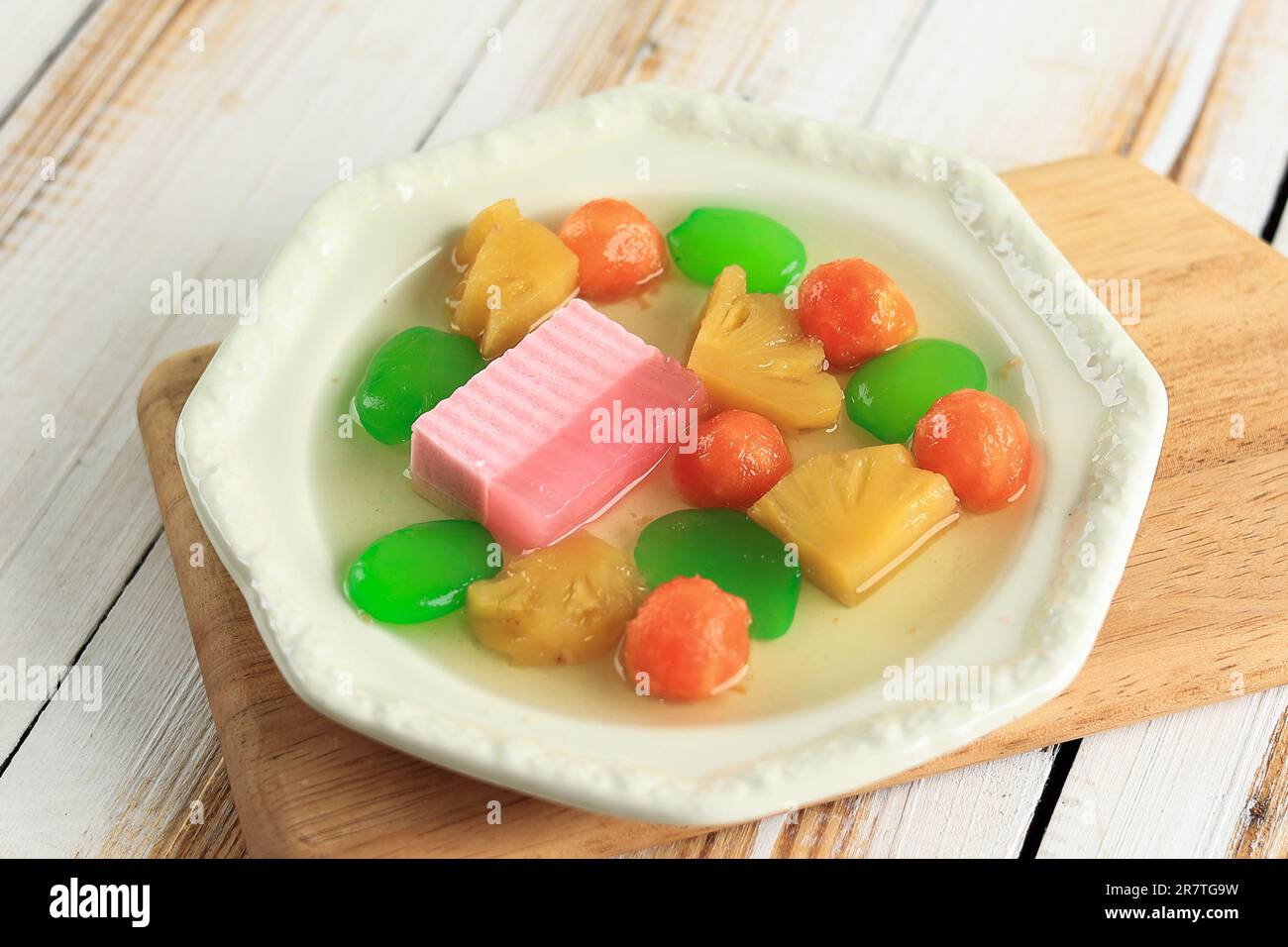 Es Podeng Manten, Javanese Traditional Fruit Soup Served at Wedding ...