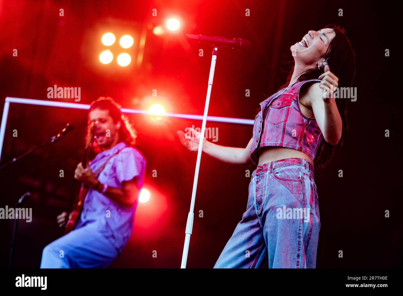 LANDGRAAF - The Dutch pop group Ronde with lead singer Rikki Borgelt ...