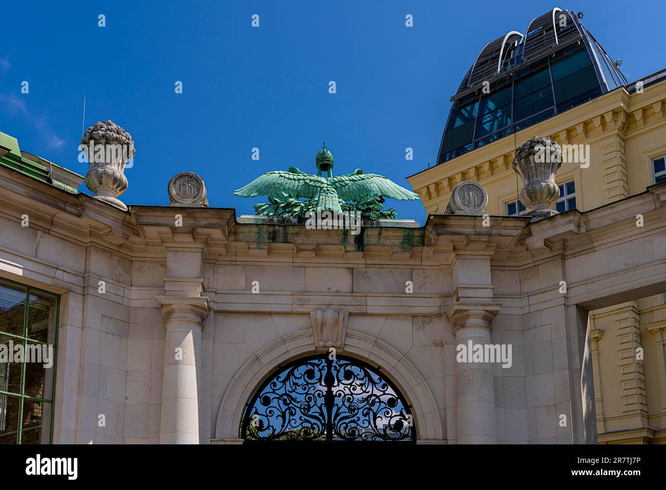 Burggarten gate hi-res stock photography and images - Alamy