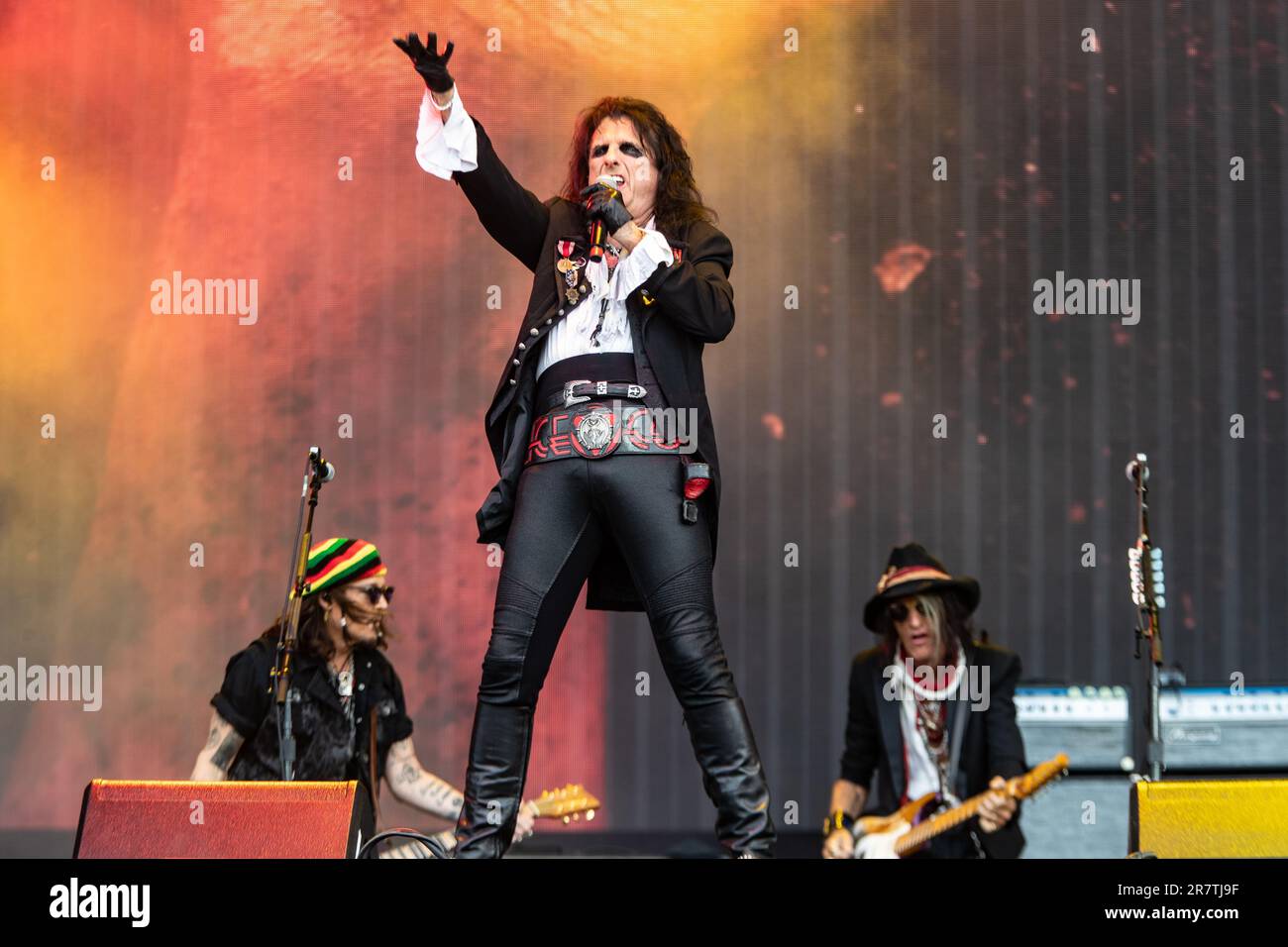 LANDGRAAF - The American rock band Hollywood Vampires with singer Alice ...