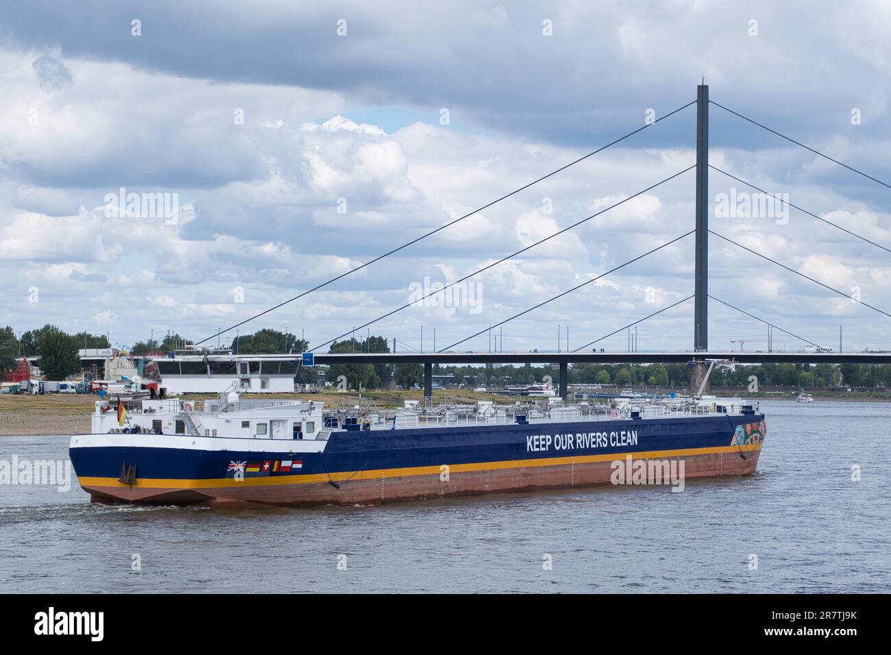 Cargo ship on the Rhine, gas, Duesseldorf, Germany Stock Photo - Alamy