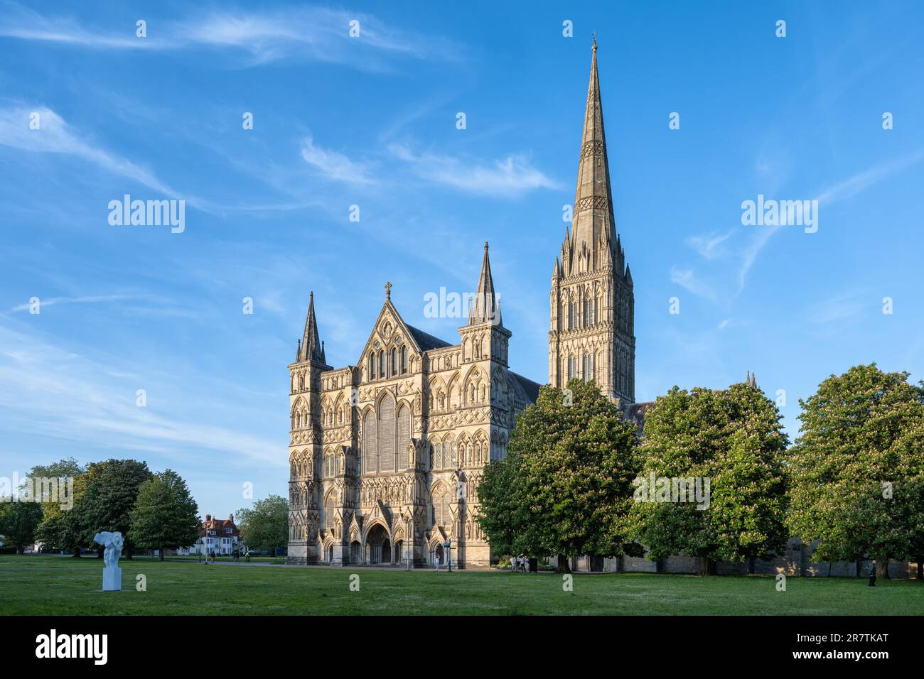 The west facade, screen facade with the 123 m high and Britain's ...