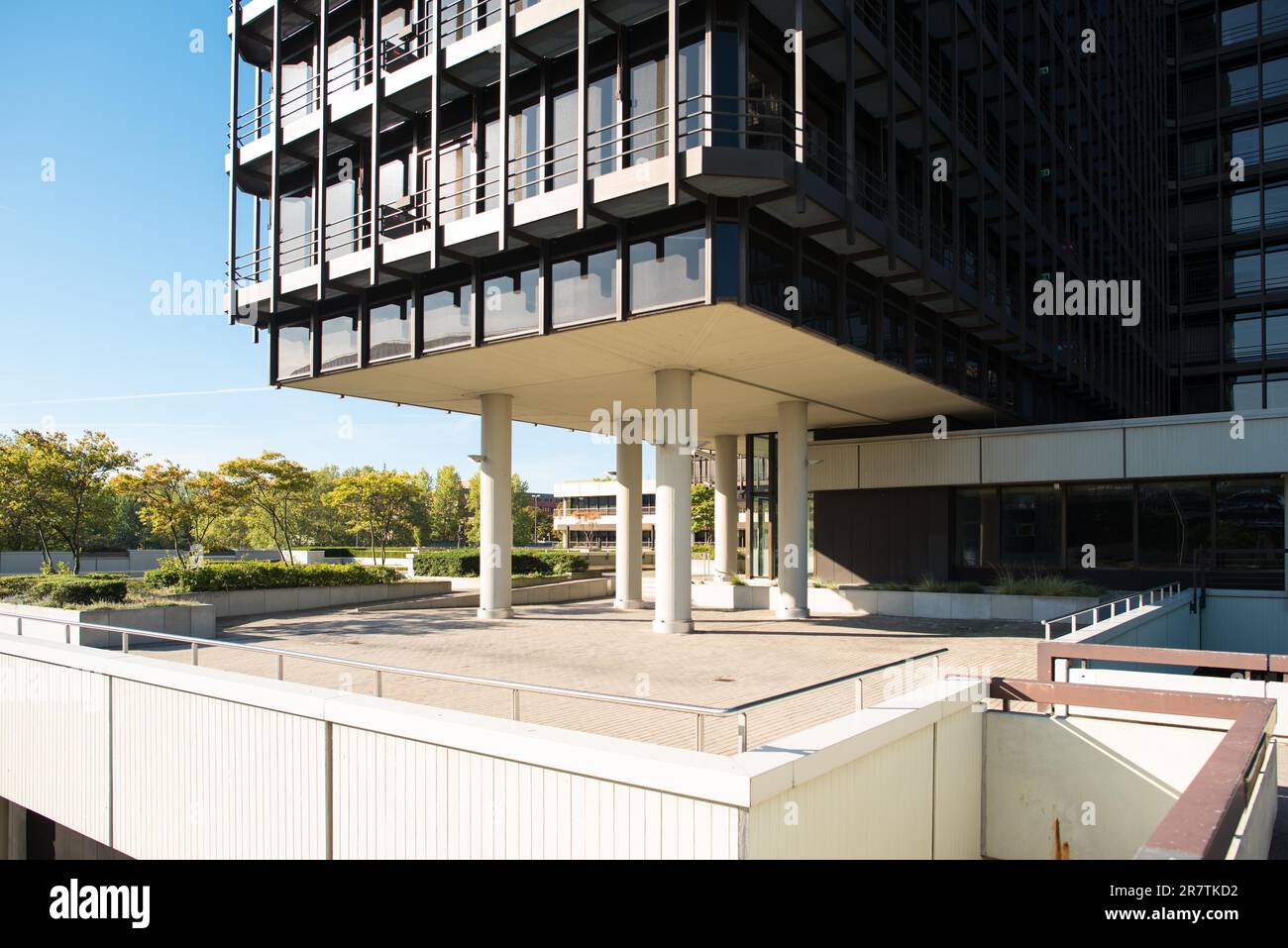70s building architecture hi-res stock photography and images - Alamy