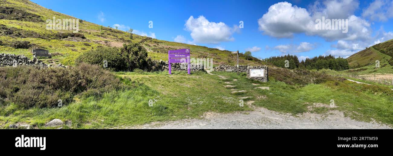 Moel Arthur Car Park and Beginning Trail, Moel Famau Country Park ...