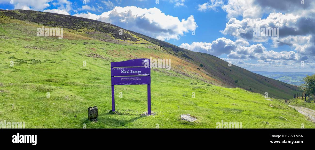 Moel Arthur Car Park and Beginning Trail, Moel Famau Country Park ...