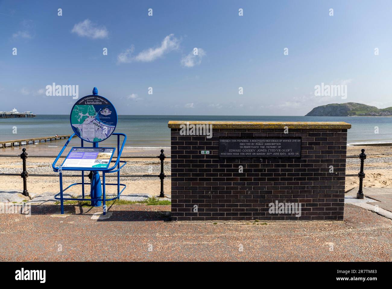 Heritage Trail, exploratory path and commemorative plaque, sign on ...