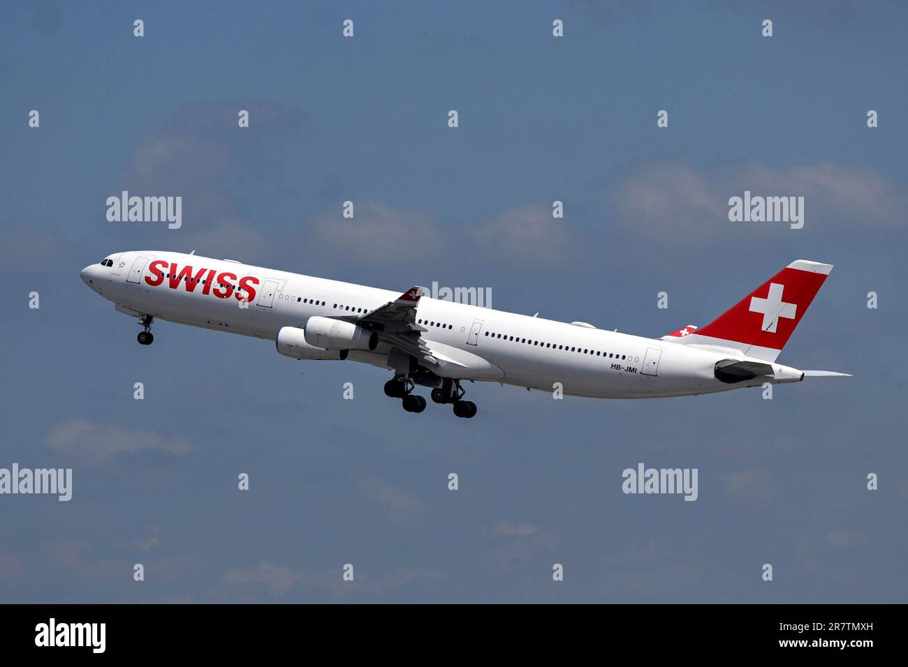 Aircraft Swiss, Airbus A340-300, HB-JMI Stock Photo - Alamy