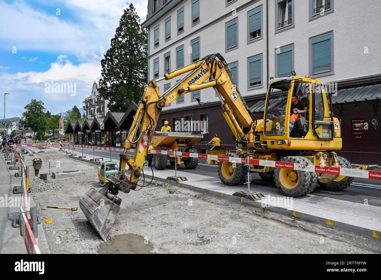 Construction site Road construction Excavator Stock Photo - Alamy
