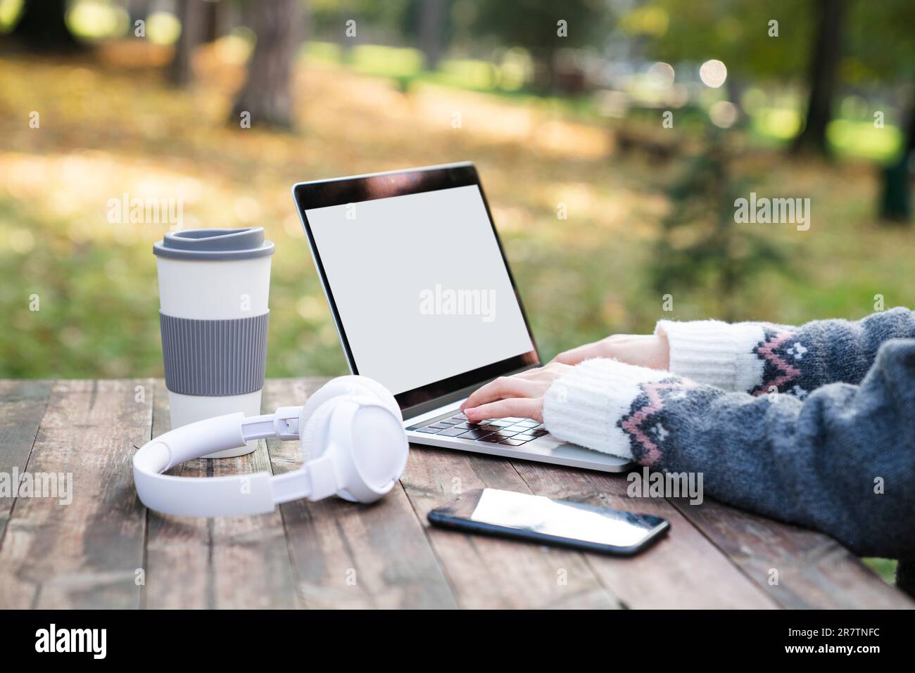 Freelancer profile hi-res stock photography and images - Alamy