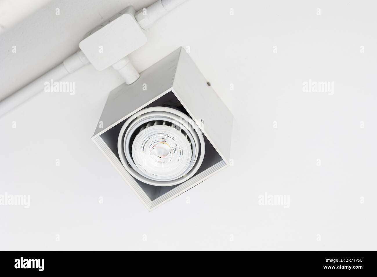 Halogen light ceiling hi-res stock photography and images - Alamy