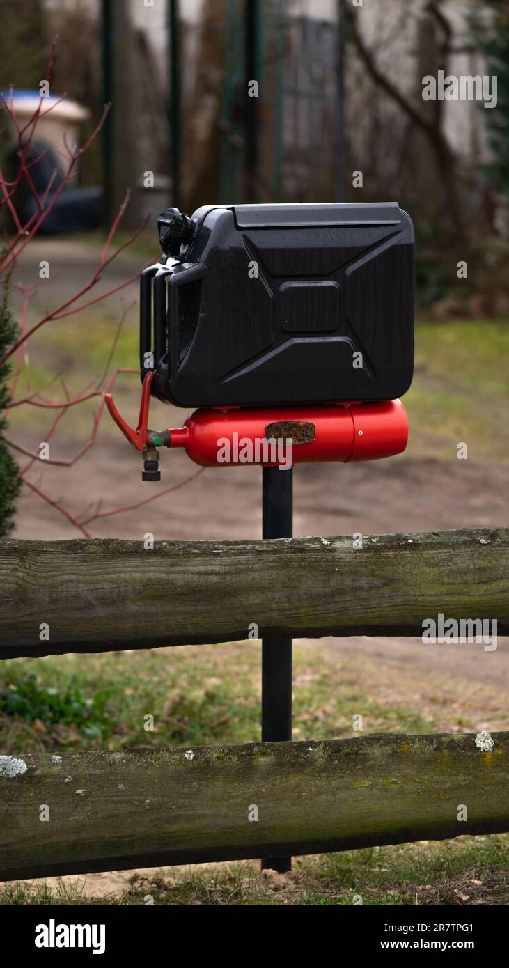 Jerry can black hi-res stock photography and images - Alamy
