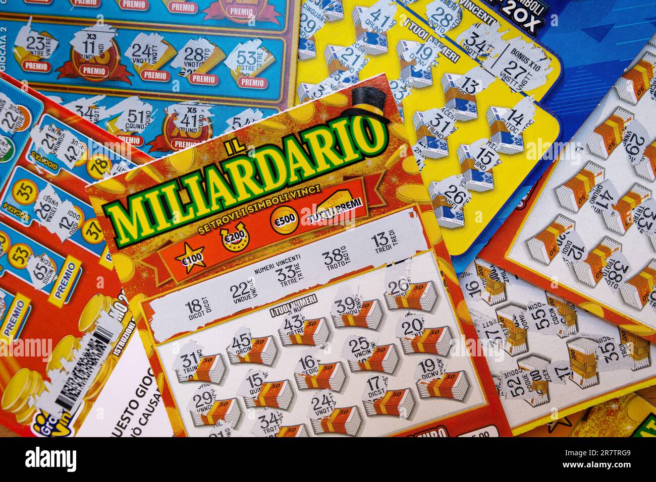 Scratch cards hi-res stock photography and images - Alamy