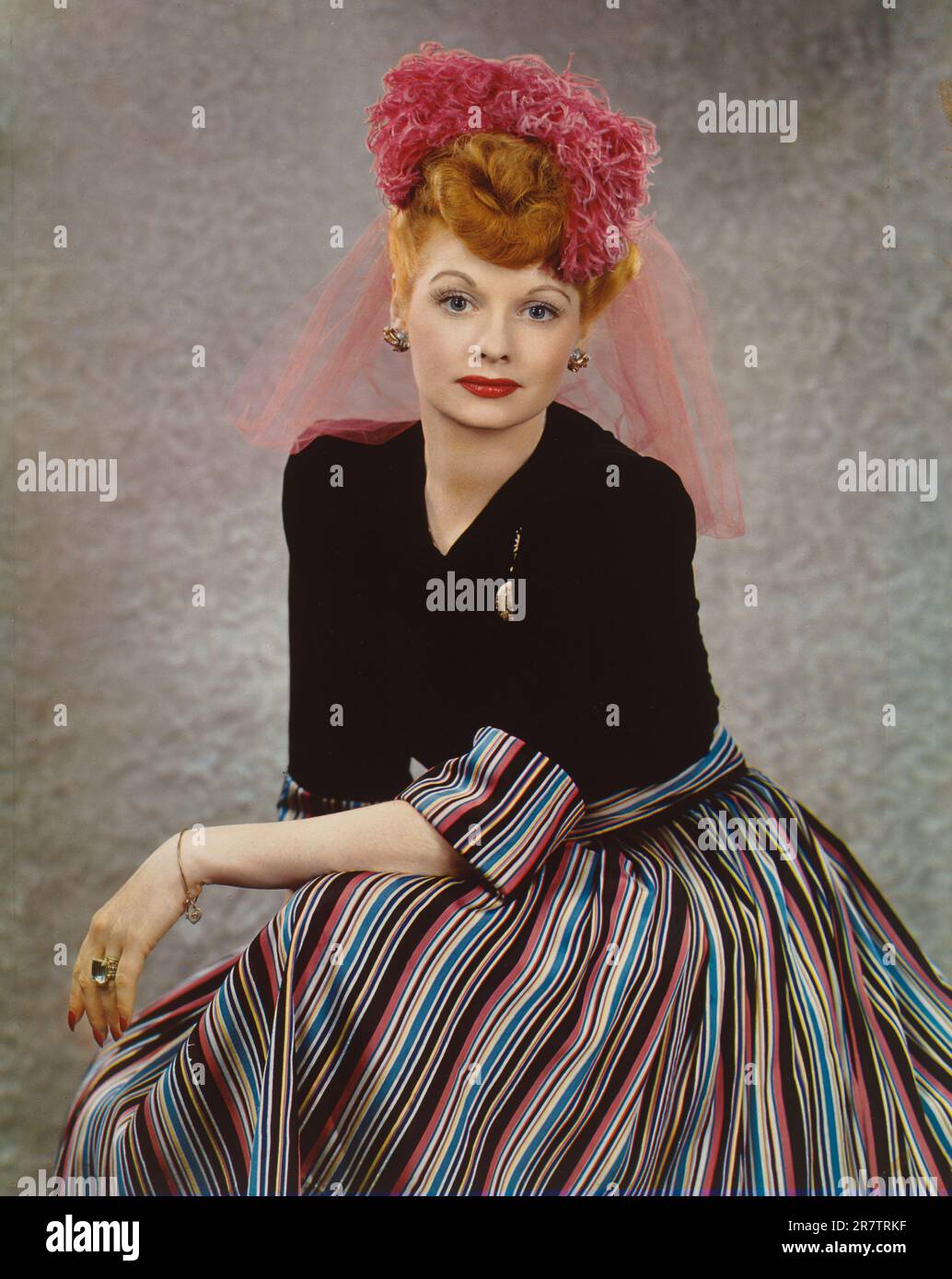 Lucille ball costume hi-res stock photography and images - Alamy