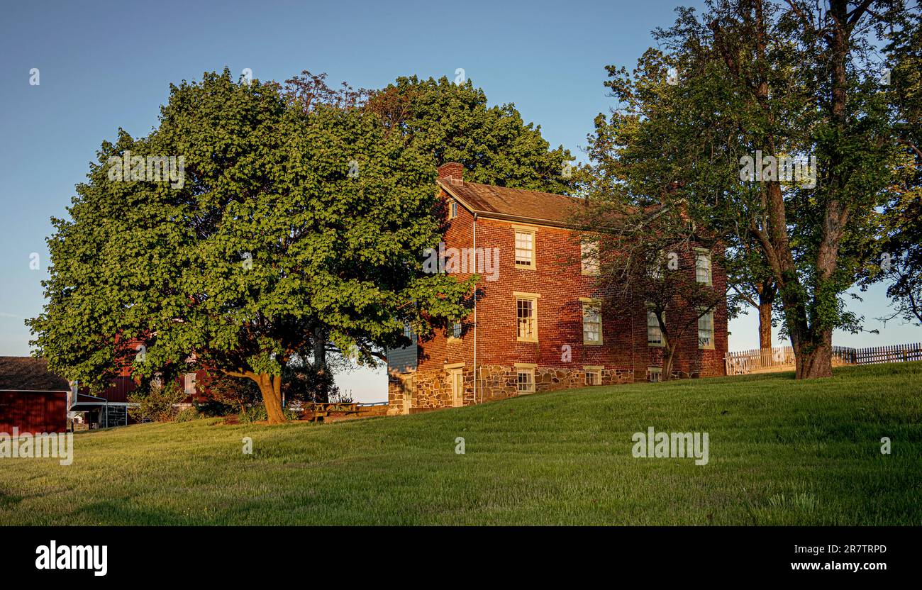 Sunrise against farm house at Codori Farm in Gettysburg Stock Photo - Alamy